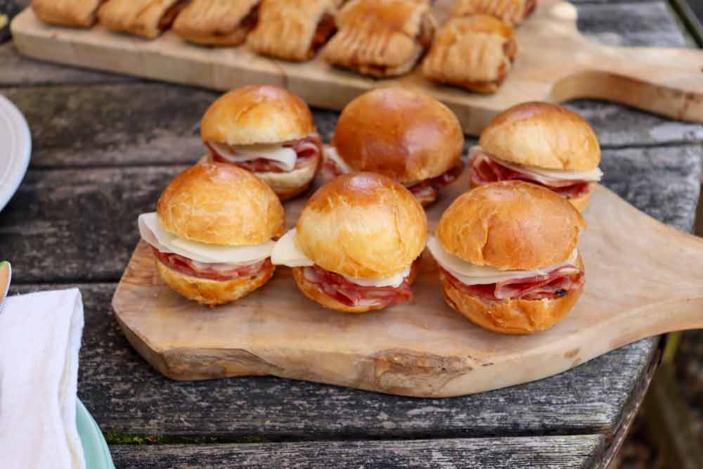 Easy Brioche Slider Bun Recipe – Cotswold Flour