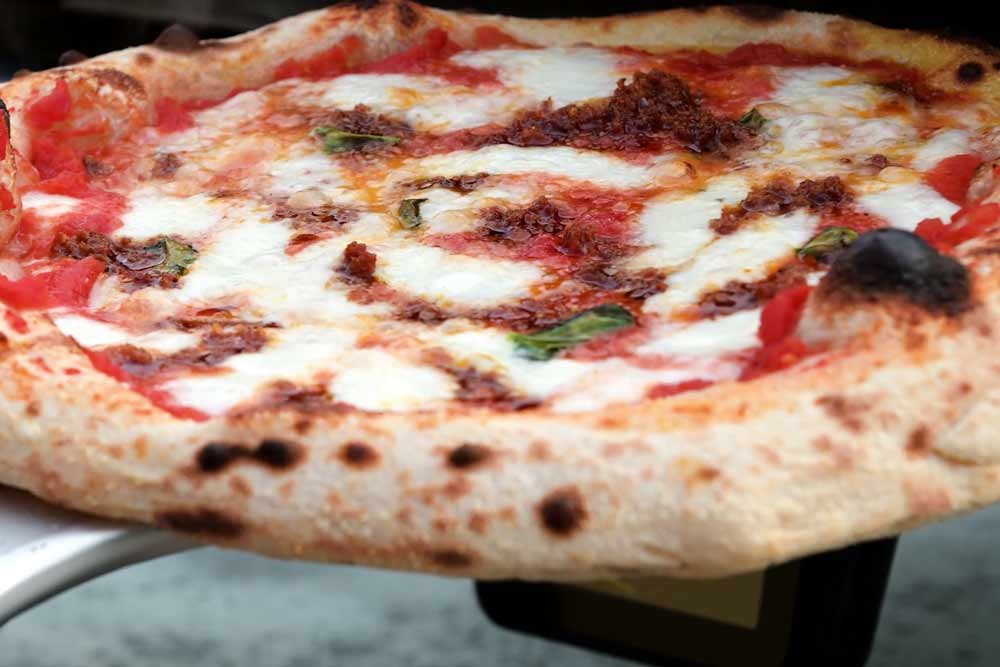 Neapolitan Style Margherita Pizza Recipe (With Bonus Topping ...